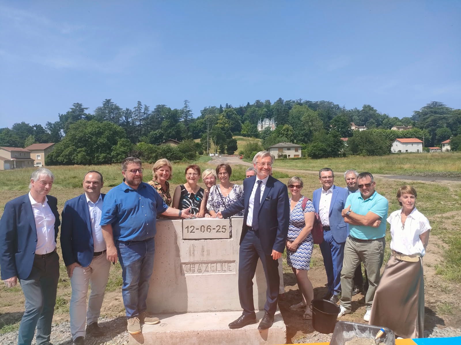 Pose de la première pierre de la future piscine intercommunale de Sorbiers : le Département se ...